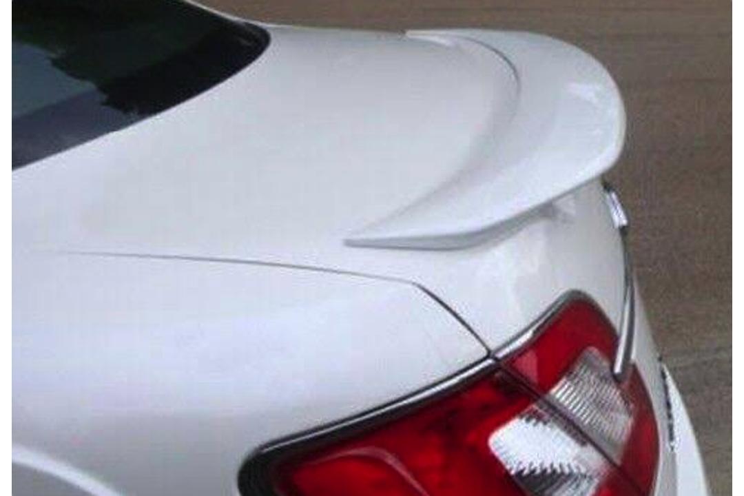 2012 Ford Taurus Spoiler Painted - ReveMoto